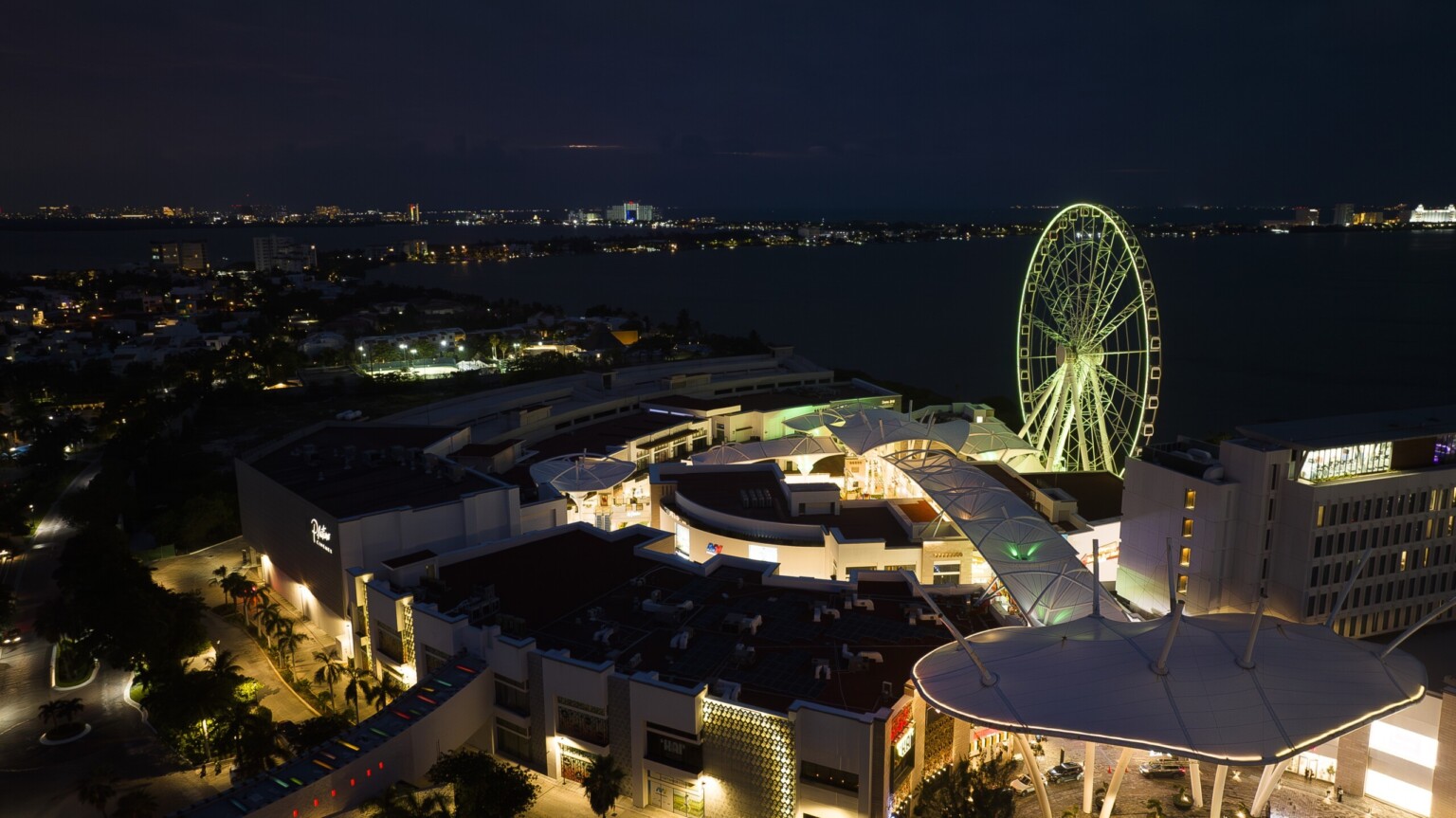 Sky wheel Cancun | ENTTEC : ENTTEC